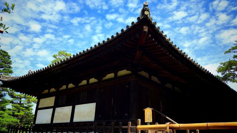 Highlights and how to get to Byodo-in Temple. ｜ Japan's Travel Manual